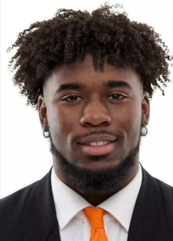 Running Back Dylan Sampson Defies Draft Expectations, Returns to ...